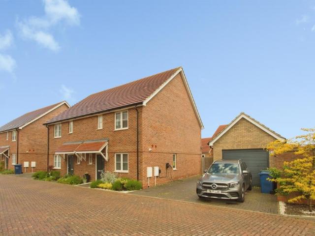 3 bedroom semi detached house for sale