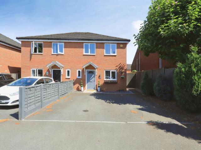 3 bedroom semi detached house for sale