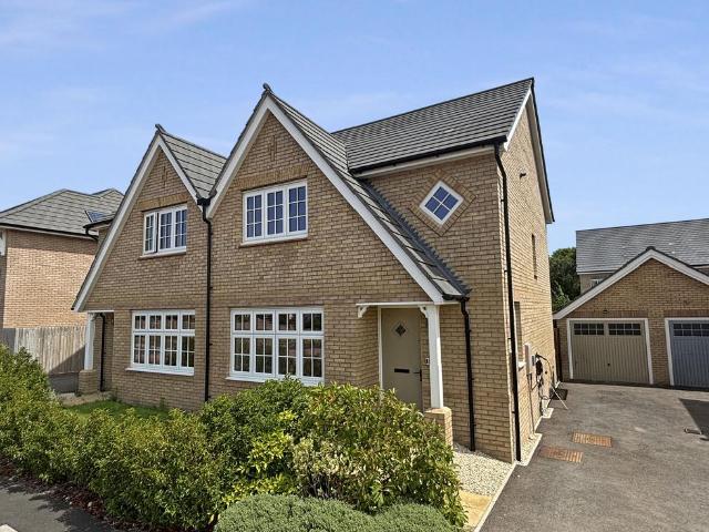 3 bedroom semi detached house for sale