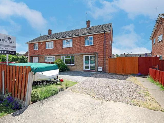 3 bedroom semi detached house for sale