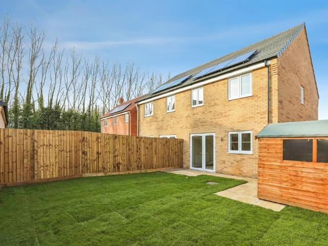 3 bedroom semi detached house for sale
