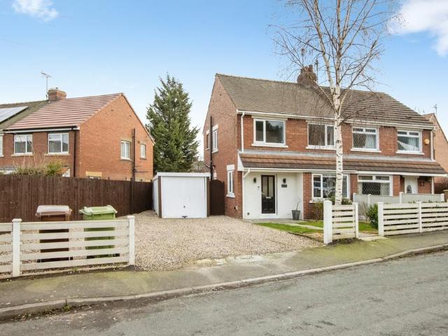 3 bedroom semi detached house for sale