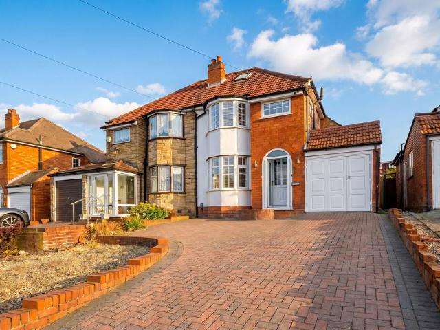 3 bedroom semi detached house for sale