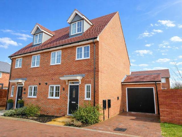 3 bedroom semi detached house for sale