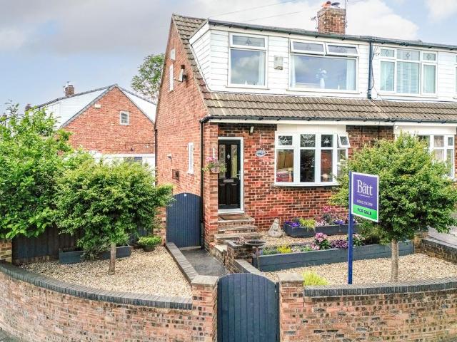 3 bedroom semi detached house for sale