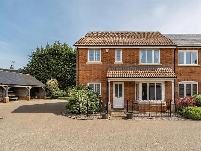 3 bedroom semi detached house for sale