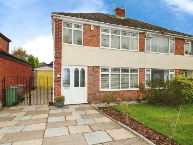 3 bedroom semi detached house for sale