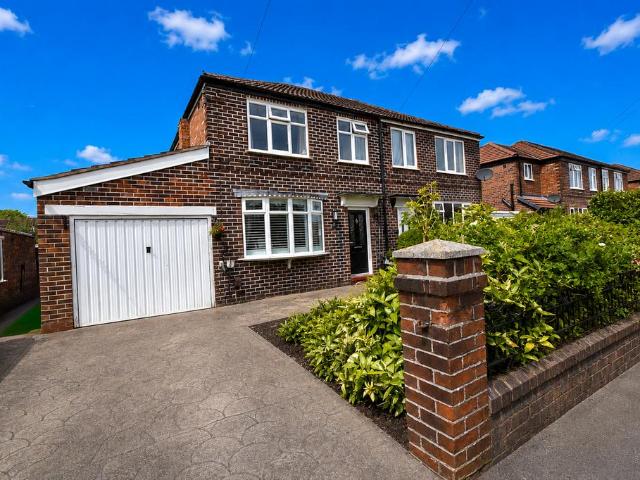 3 bedroom semi detached house for sale