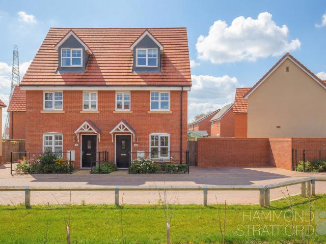 3 bedroom semi detached house for sale