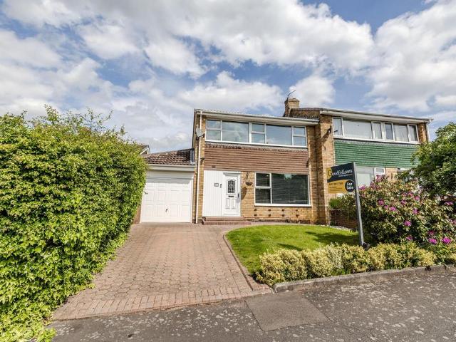 3 bedroom semi detached house for sale