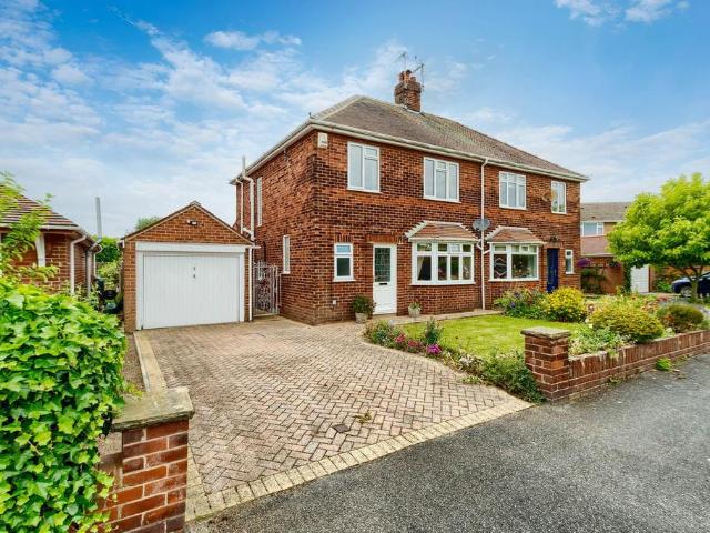 3 bedroom semi detached house for sale