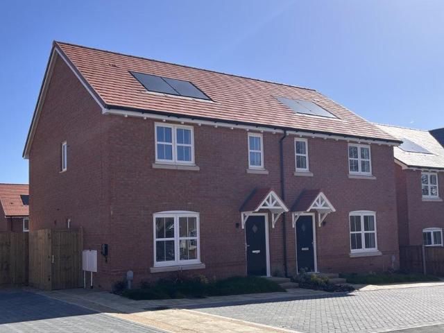 3 bedroom semi detached house for sale