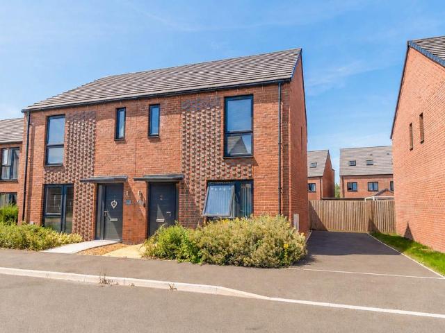 3 bedroom semi detached house for sale