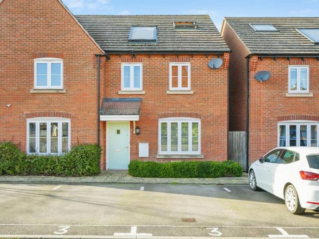 3 bedroom semi detached house for sale