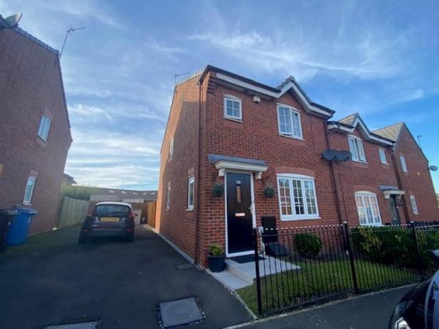 3 bedroom semi detached house for sale