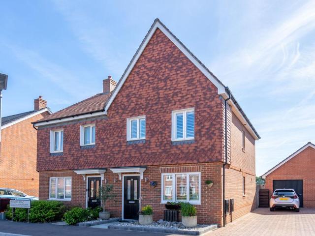 3 bedroom semi detached house for sale