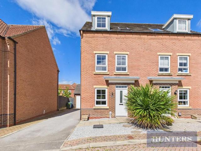 3 bedroom semi detached house for sale
