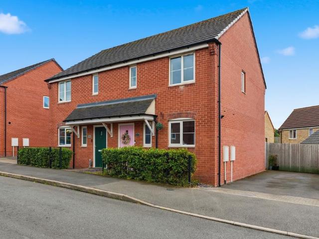 3 bedroom semi detached house for sale