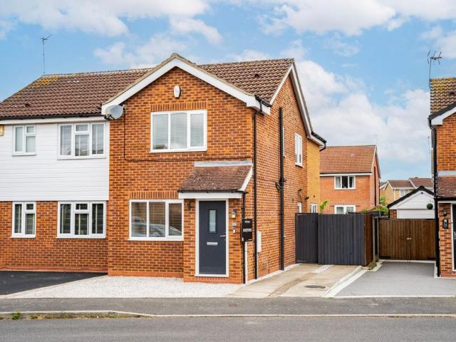 3 bedroom semi detached house for sale