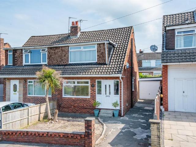 3 bedroom semi detached house for sale