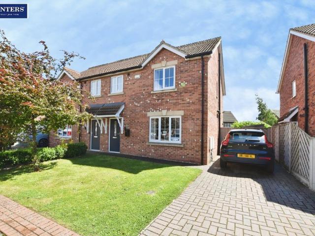 3 bedroom semi detached house for sale