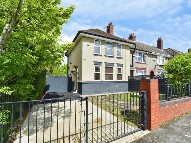 3 bedroom end of terrace house for sale
