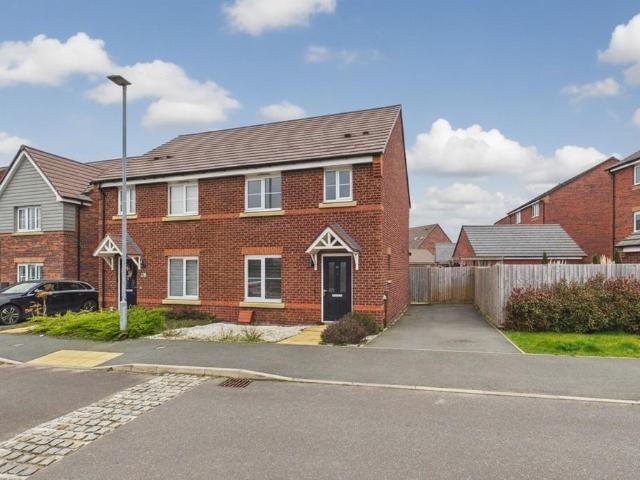 3 bedroom semi detached house for sale