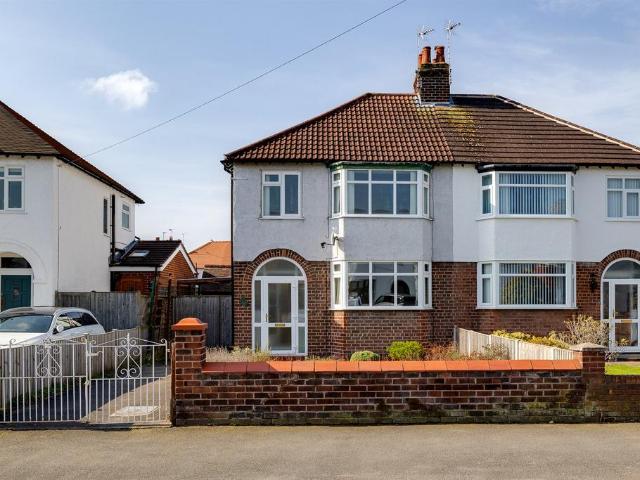 3 bedroom semi detached house for sale
