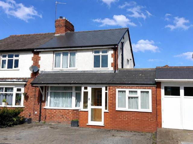 3 bedroom semi detached house for sale