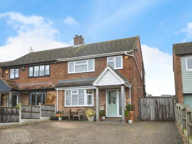 3 bedroom semi detached house for sale
