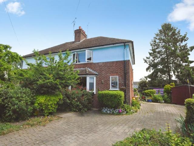 3 bedroom semi detached house for sale