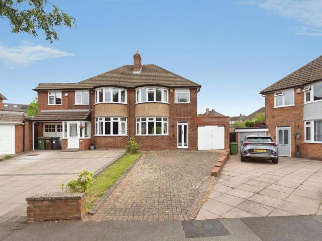 3 bedroom semi detached house for sale