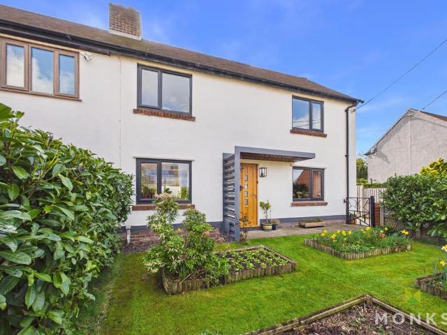 3 bedroom semi detached house for sale