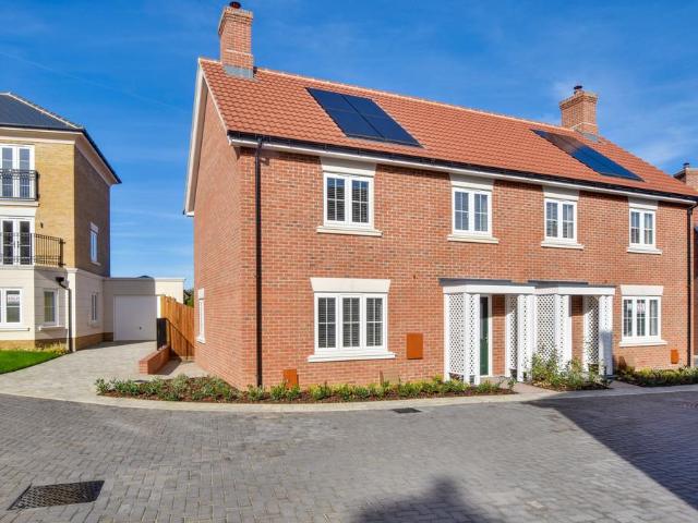 3 bedroom semi detached house for sale