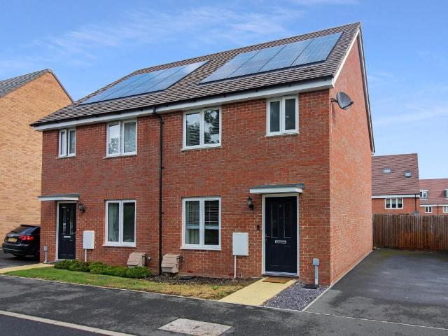 3 bedroom semi detached house for sale