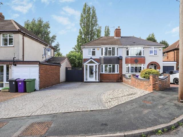 3 bedroom semi detached house for sale