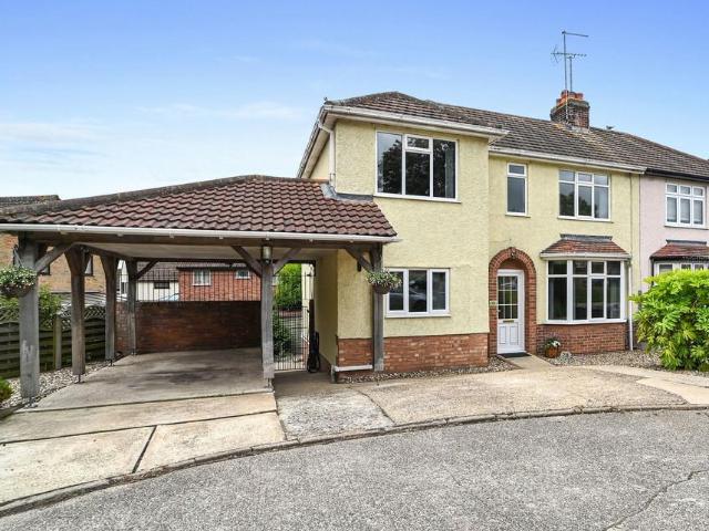 3 bedroom semi detached house for sale