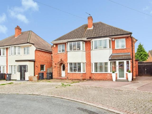 3 bedroom semi detached house for sale