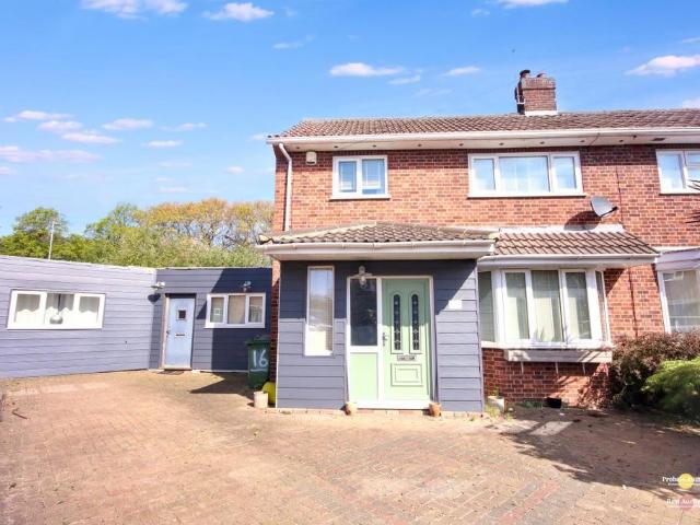 3 bedroom semi detached house for sale