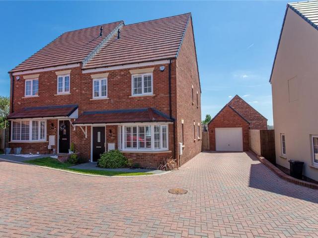3 bedroom semi detached house for sale