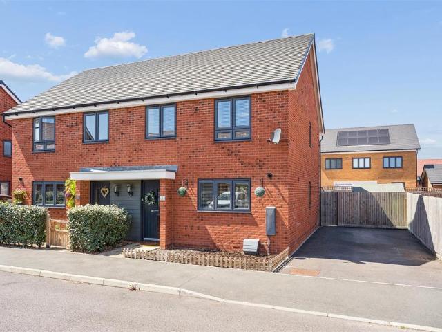 3 bedroom semi detached house for sale