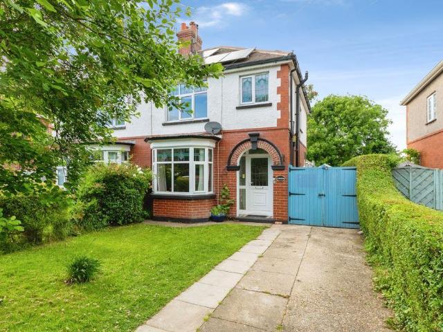 3 bedroom semi detached house for sale