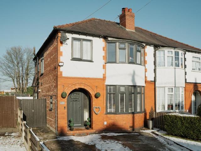 3 bedroom semi detached house for sale