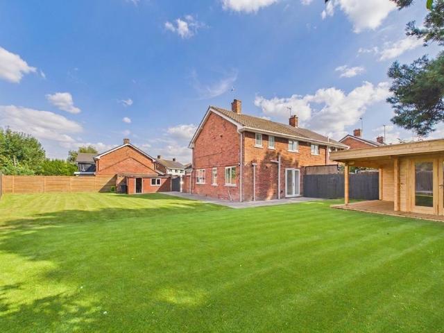 3 bedroom semi detached house for sale