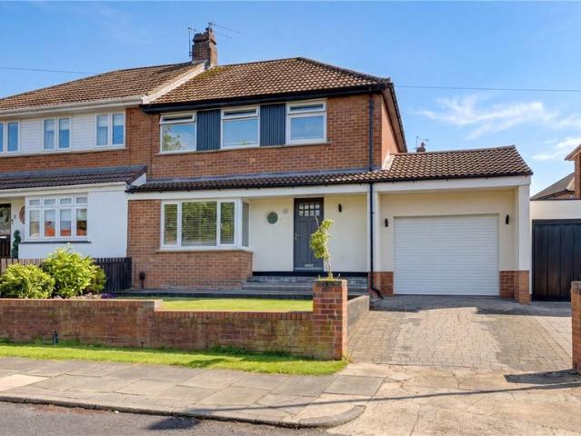 3 bedroom semi detached house for sale