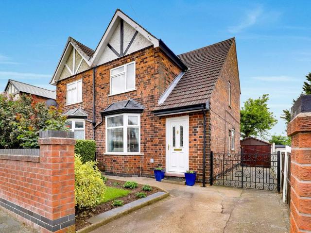 3 bedroom semi detached house for sale