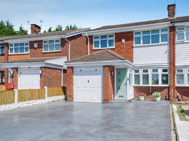 3 bedroom semi detached house for sale