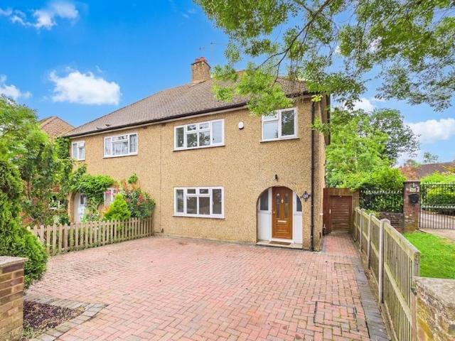 3 bedroom semi detached house for sale