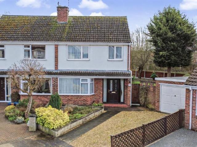 3 bedroom semi detached house for sale
