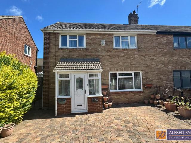 3 bedroom semi detached house for sale